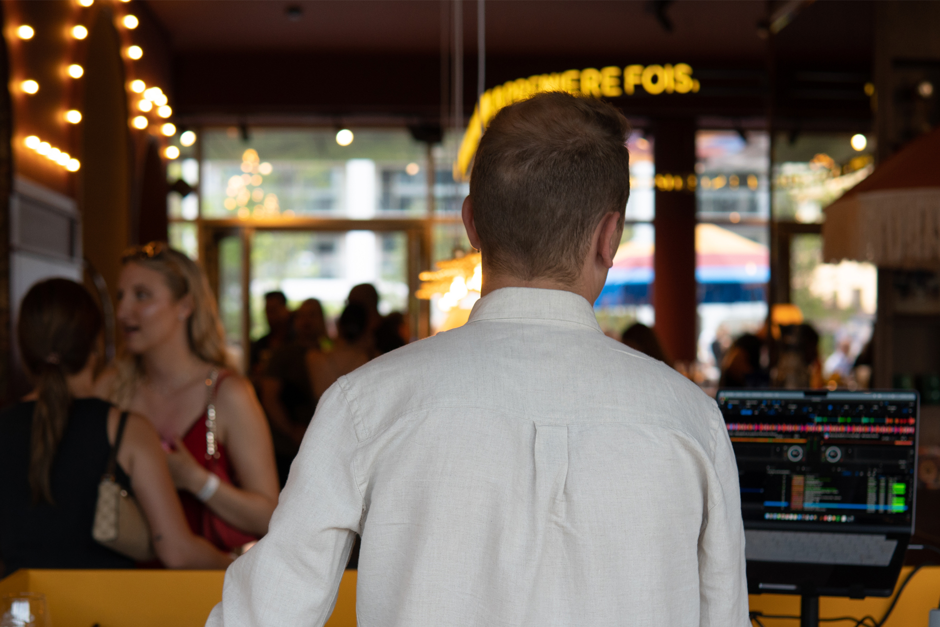 Onze events - Paroles Paroles